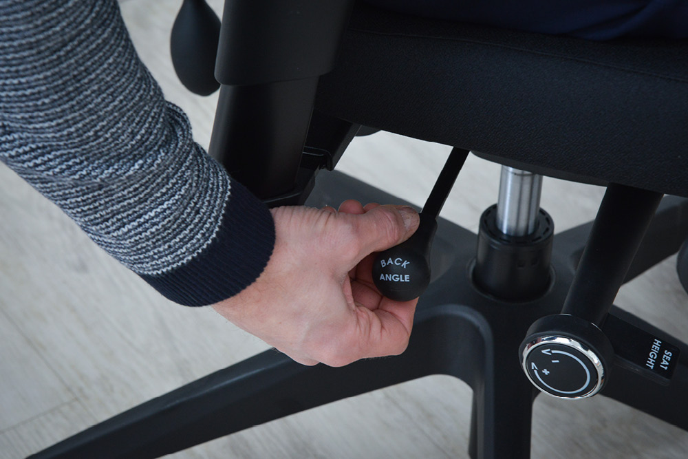 Hot-desking? Adjust that chair in just 60 seconds | Posturite