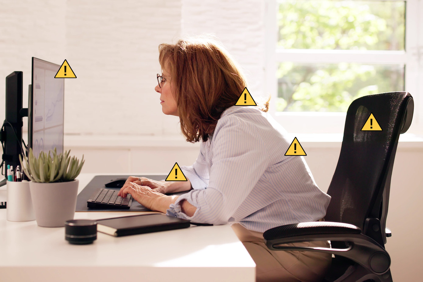 Avoid the top 3 posture mistakes people make at their desks